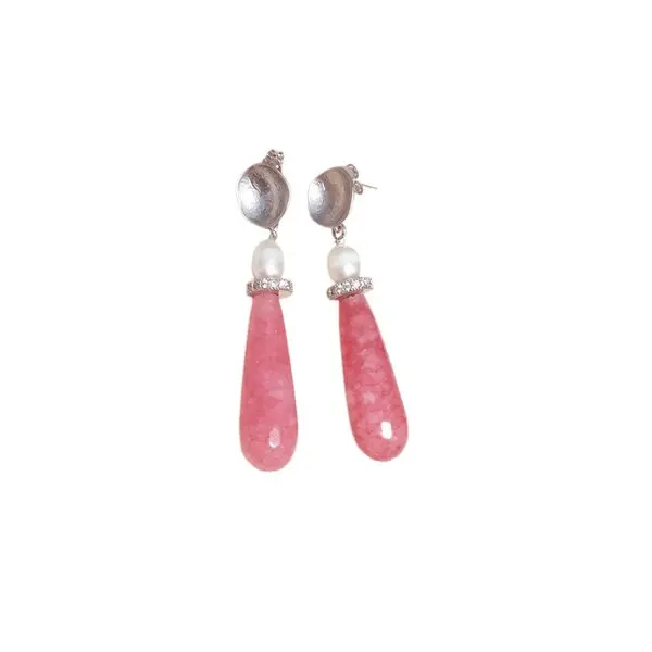 WAY TO CHIC Teardrop Agate With Freshwater Pearls