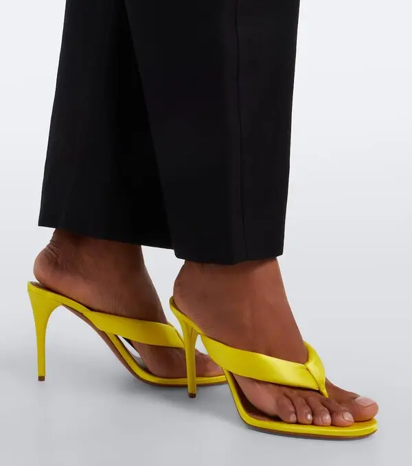 Alaïa Padded Satin Thong Sandals - Yellow