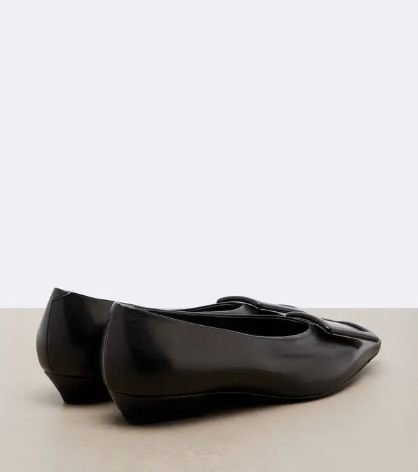 ROGER VIVIER Pointed Toe Ballet Flats - Black