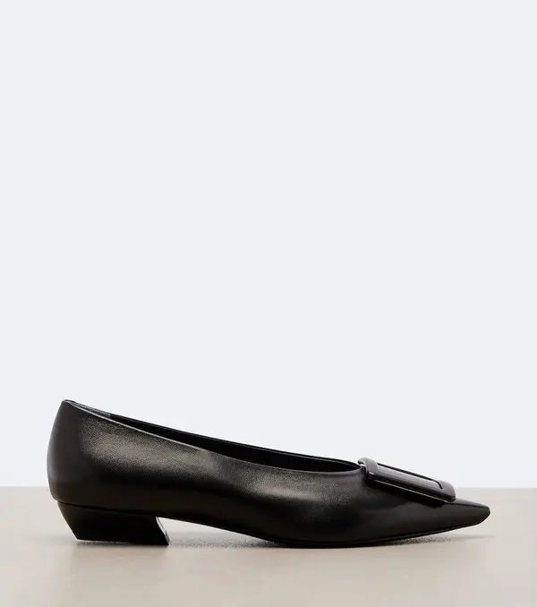 ROGER VIVIER Pointed Toe Ballet Flats - Black