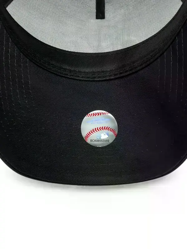 New Era Mlb Outline New York Yankees Trucker Cap