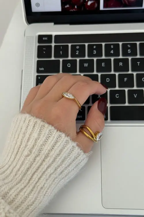 MEIDEYA Marquise Sleek Ring