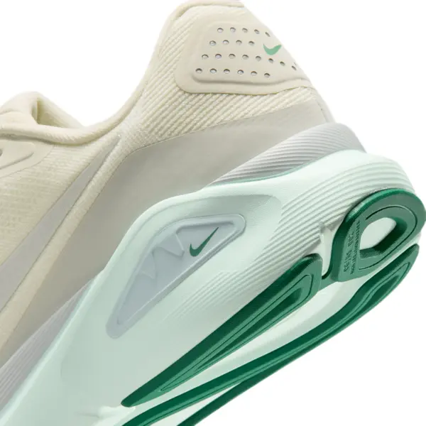 Nike Structure 26 Road Running Shoes