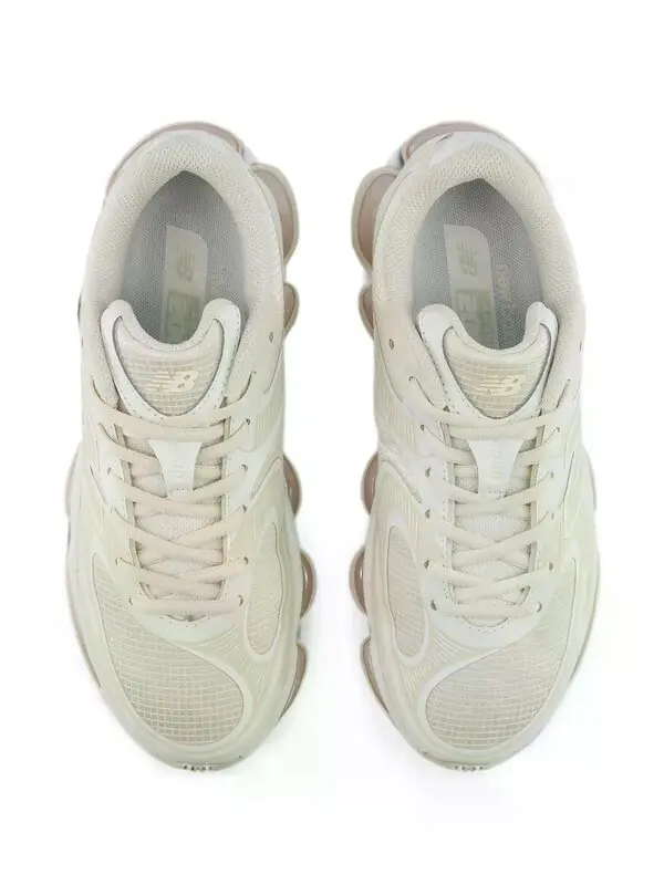 NEW BALANCE Abzorb 2000 Sneakers - Neutrals