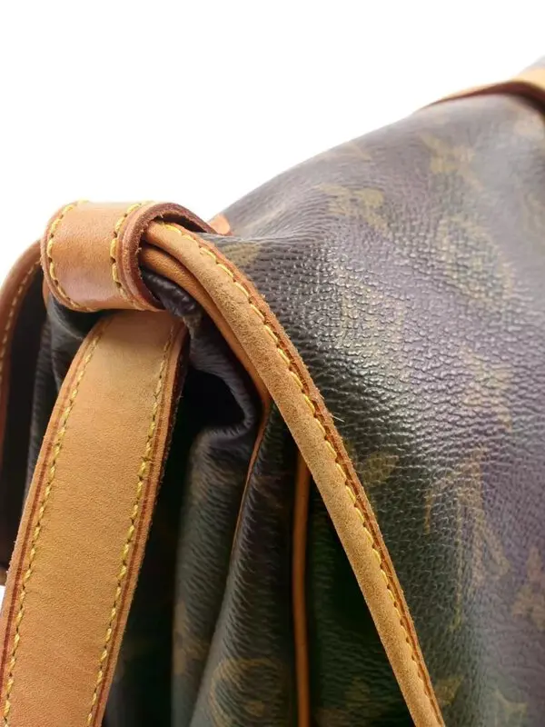 LOUIS VUITTON 2005 Monogram Saumur 30 Crossbody Bag - Brown