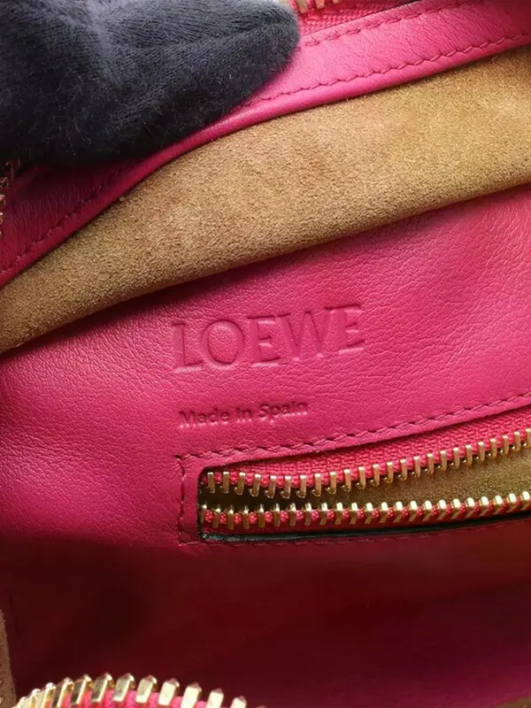 Loewe 2010-2026 Amazona 28 Handbag