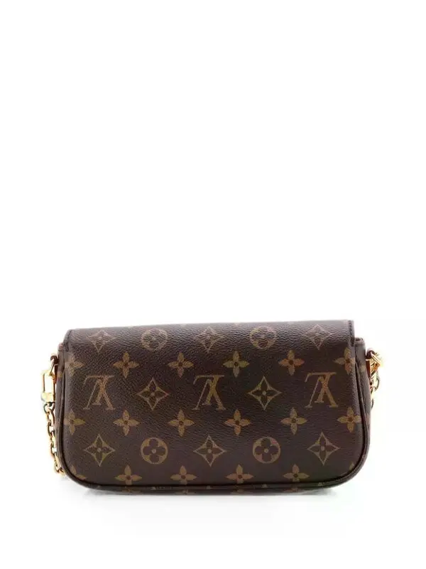 LOUIS VUITTON Ivy Wallet On Chain Monogram Canvas Shoulder Bag