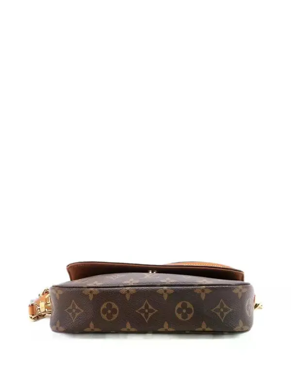 LOUIS VUITTON Ivy Wallet On Chain Monogram Canvas Shoulder Bag