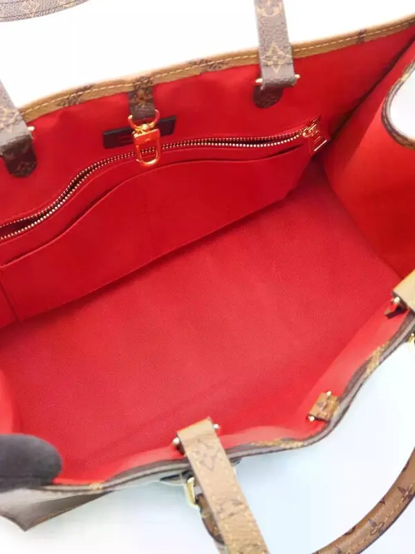 LOUIS VUITTON 2020 Mm On-the-go Two-way Handbag