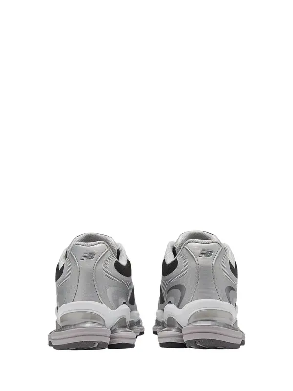 NEW BALANCE Abzorb Sneaker