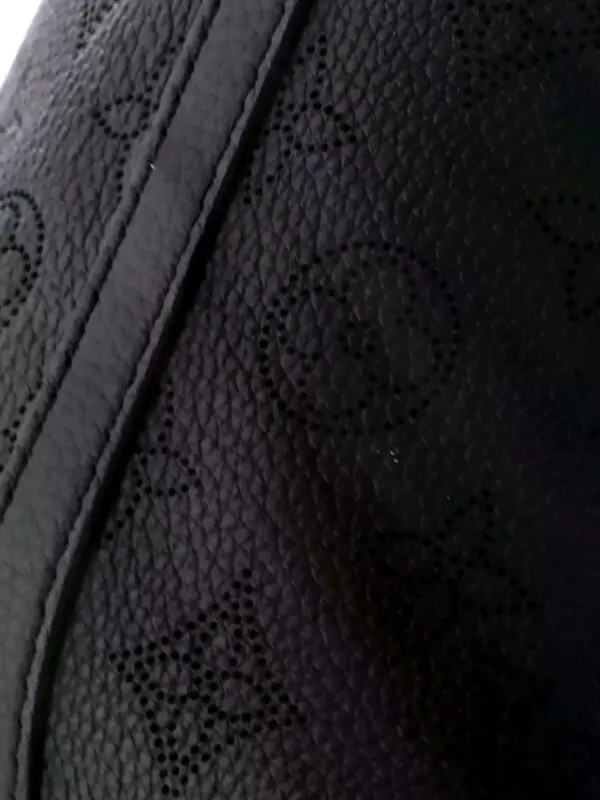 LOUIS VUITTON Blossom Mahina Leather Mm Tote Bag - Black