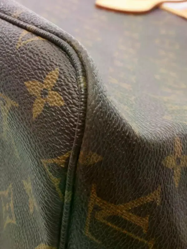 LOUIS VUITTON Monogram Canvas Neverfull Mm Tote Bag