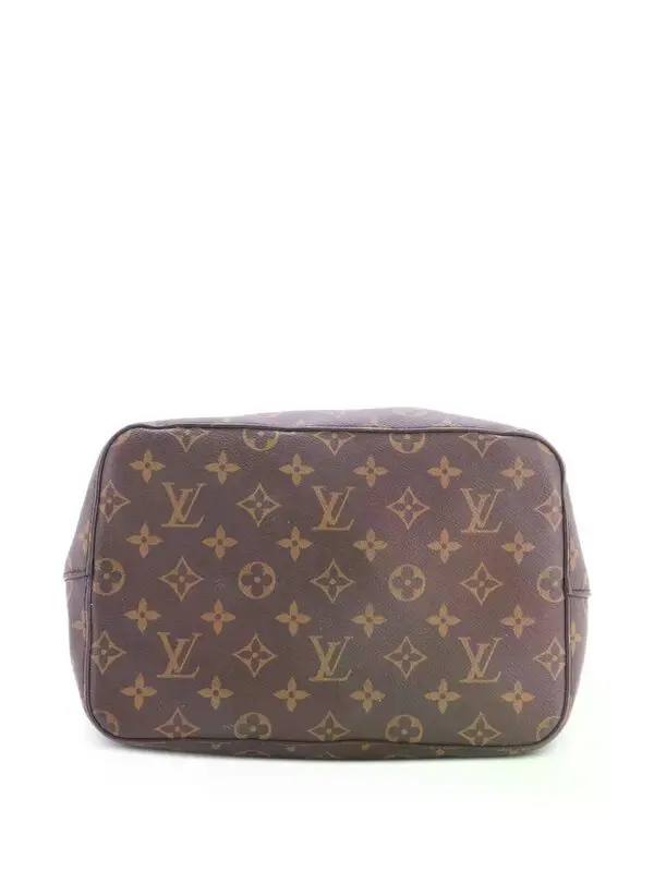 LOUIS VUITTON Monogram Canvas Mm Bucket Bag - Brown