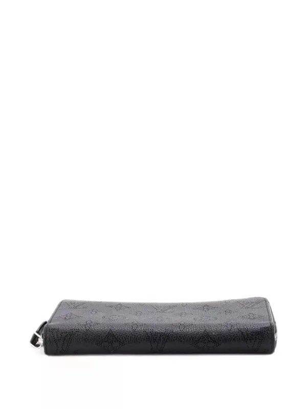 LOUIS VUITTON Zippy Wallet Mahina Leather Small Wallets