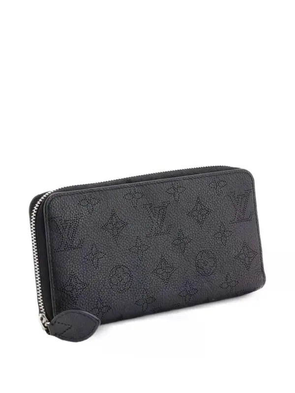 LOUIS VUITTON Zippy Wallet Mahina Leather Small Wallets - Black