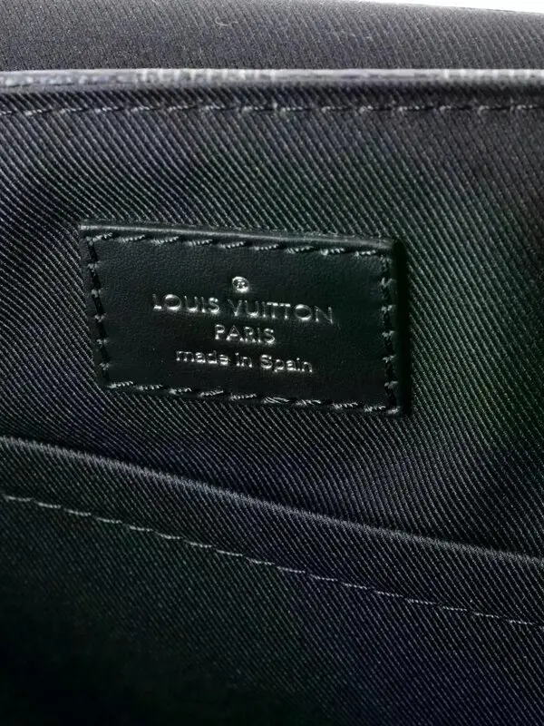 LOUIS VUITTON Damier Graphite Messenger Bag Pm - Black