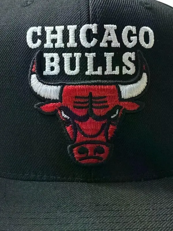 Mitchell & Ness Chicago Bulls Embroidered Cap