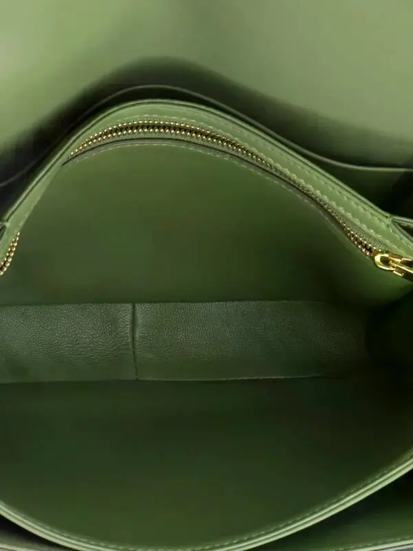 Celine Triomphe Shoulder Bag In Smooth Calfskin - Green