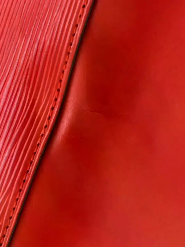 LOUIS VUITTON Epi Leather Neonoe Mm Bucket Bag - Red