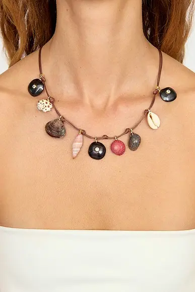 Éliou Moku Wrap Necklace With Shell And Stone Pendants - Multi