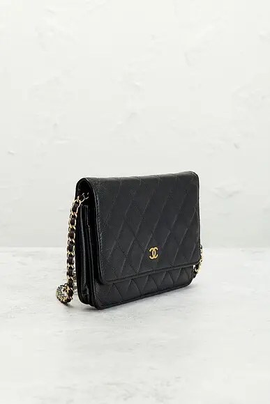 Chanel Caviar Classic Wallet On Chain