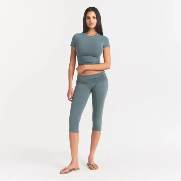 SKIMS Foldover Capri | Blue | | Cotton Jersey - Kyanite