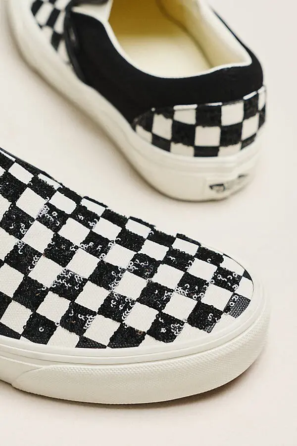 VANS Classic Slip-on Sneakers