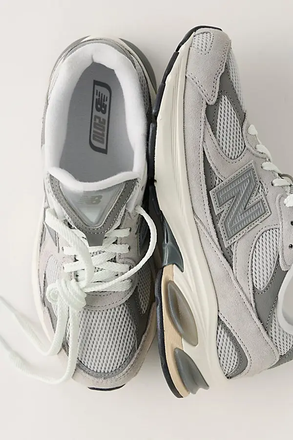NEW BALANCE Abzorb 2010 Sneakers