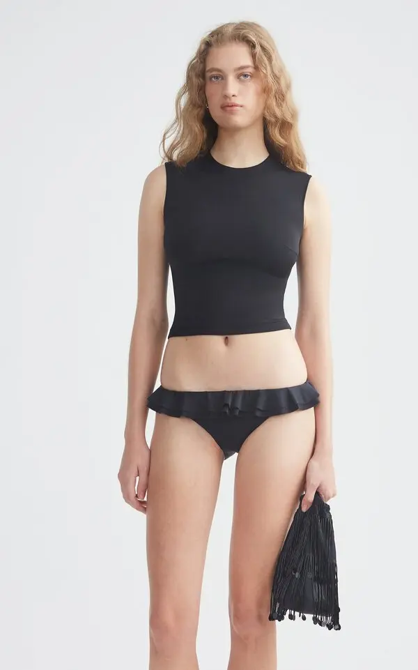 DAR ZÉRO STUDIO Exclusive Neoprene Cropped Top