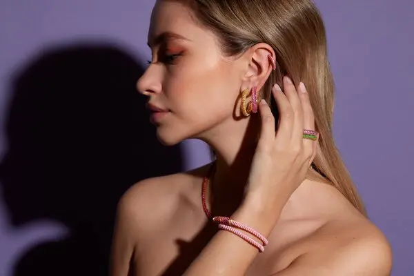 EMILY P. WHEELER Puffy Hoops, Sol