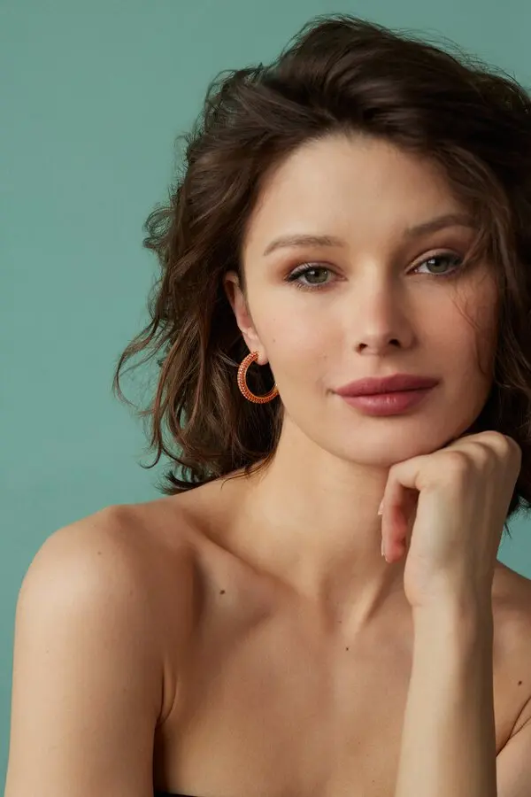 EMILY P. WHEELER Puffy Hoops, Sol