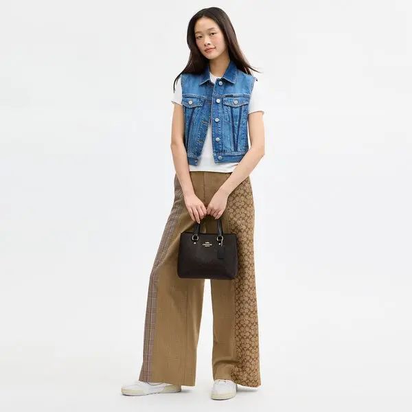COACH OUTLET Station Carryall Bag In Signature Canvas - Gold/walnut/black