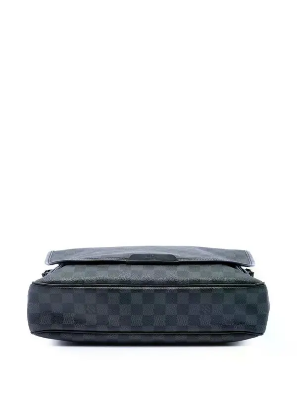 LOUIS VUITTON Damier Graphite Daniel Mm Crossbody Bag - Black
