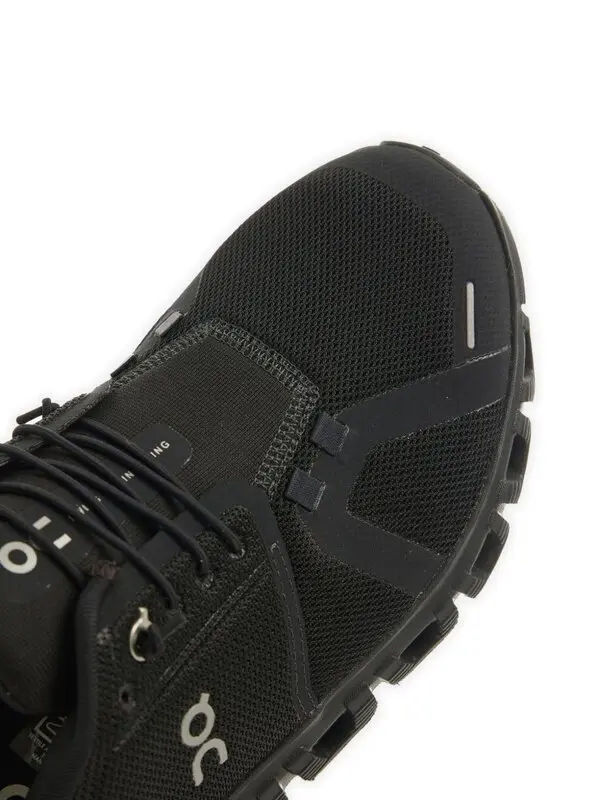 On 6 Sneakers
