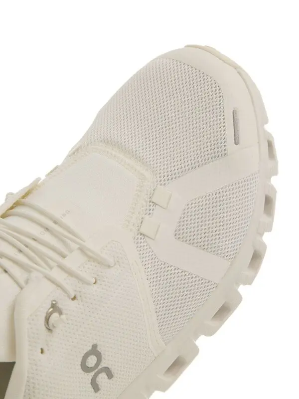 On 6 Sneakers