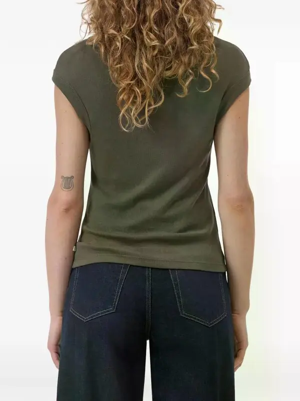 Closed Cap-sleeve T-shirt