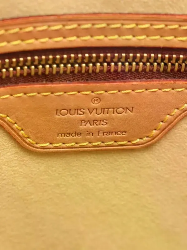 LOUIS VUITTON Gm Monogram Loopin Shoulder Bag - Brown