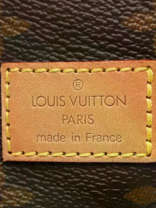 LOUIS VUITTON 1999 Monogram Saumur 30 Crossbody Bag
