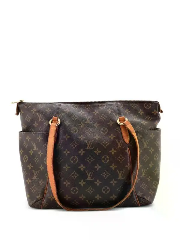 LOUIS VUITTON Monogram Canvas Gm Shoulder Bag - Brown