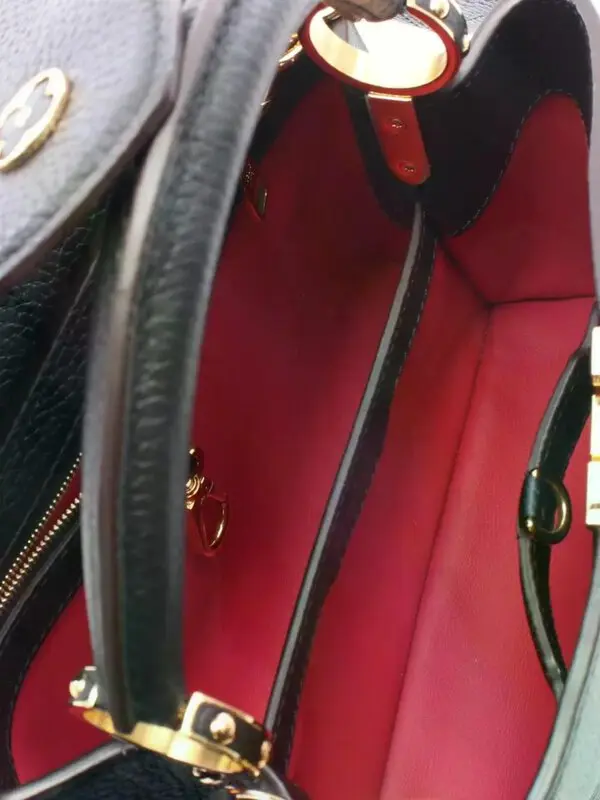 LOUIS VUITTON Capucines Bb Handbag - Black