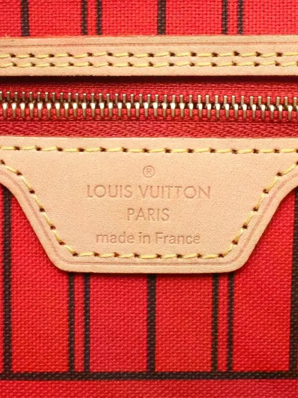 LOUIS VUITTON 2000-2026 Monogram Neverfull Mm Tote Bag