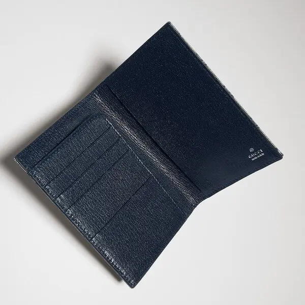 Gucci Essence Classic Passport Case Leather - Blue