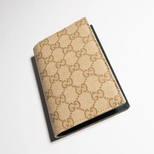 Gucci Essence Classic Passport Case Leather