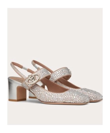 Valentino Garavani Vlogo Signature Embellished Pumps