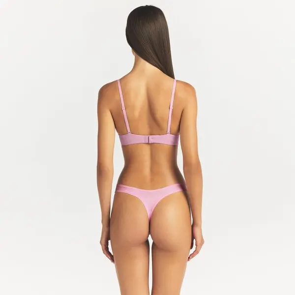SKIMS T Shirt Bra | Pink | | Fits Everybody
