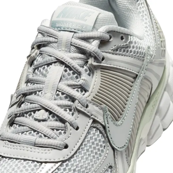 Nike Zoom Vomero Lace-up Sneakers - Grey
