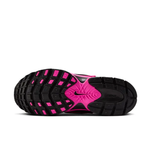 Nike V5 Rnr Shoes With Reflective Accents
