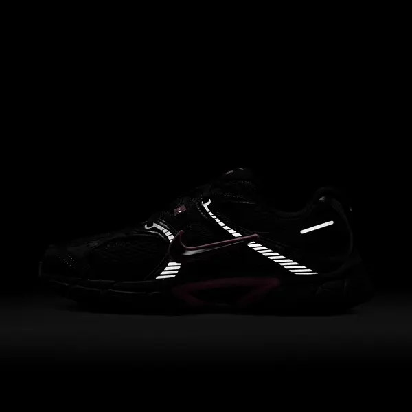 Nike V5 Rnr Shoes With Reflective Accents