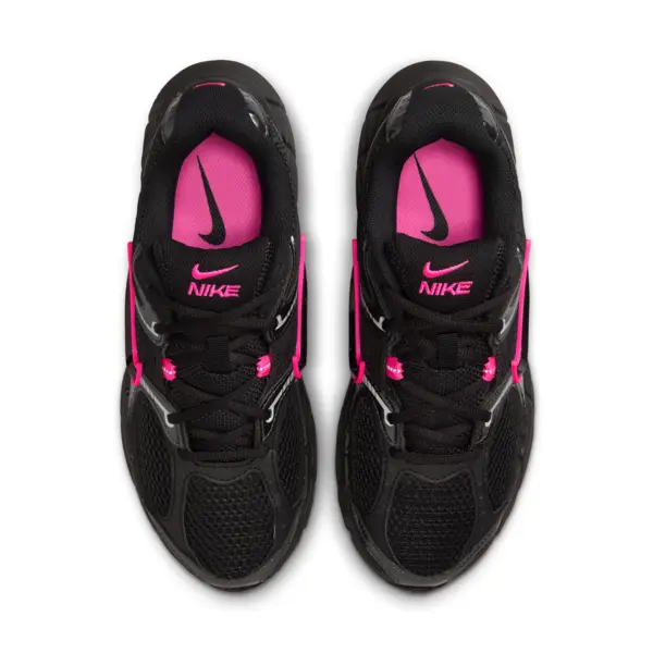 Nike V5 Rnr Shoes With Reflective Accents