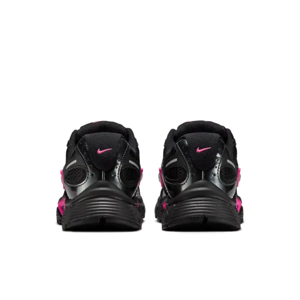Nike V5 Rnr Shoes With Reflective Accents